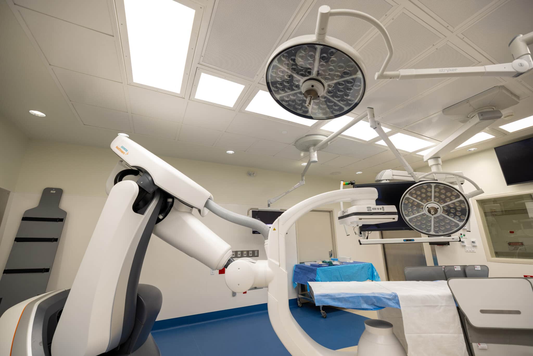 Southcoast Health Unveils Second Hybrid Operating Room at Charlton ...